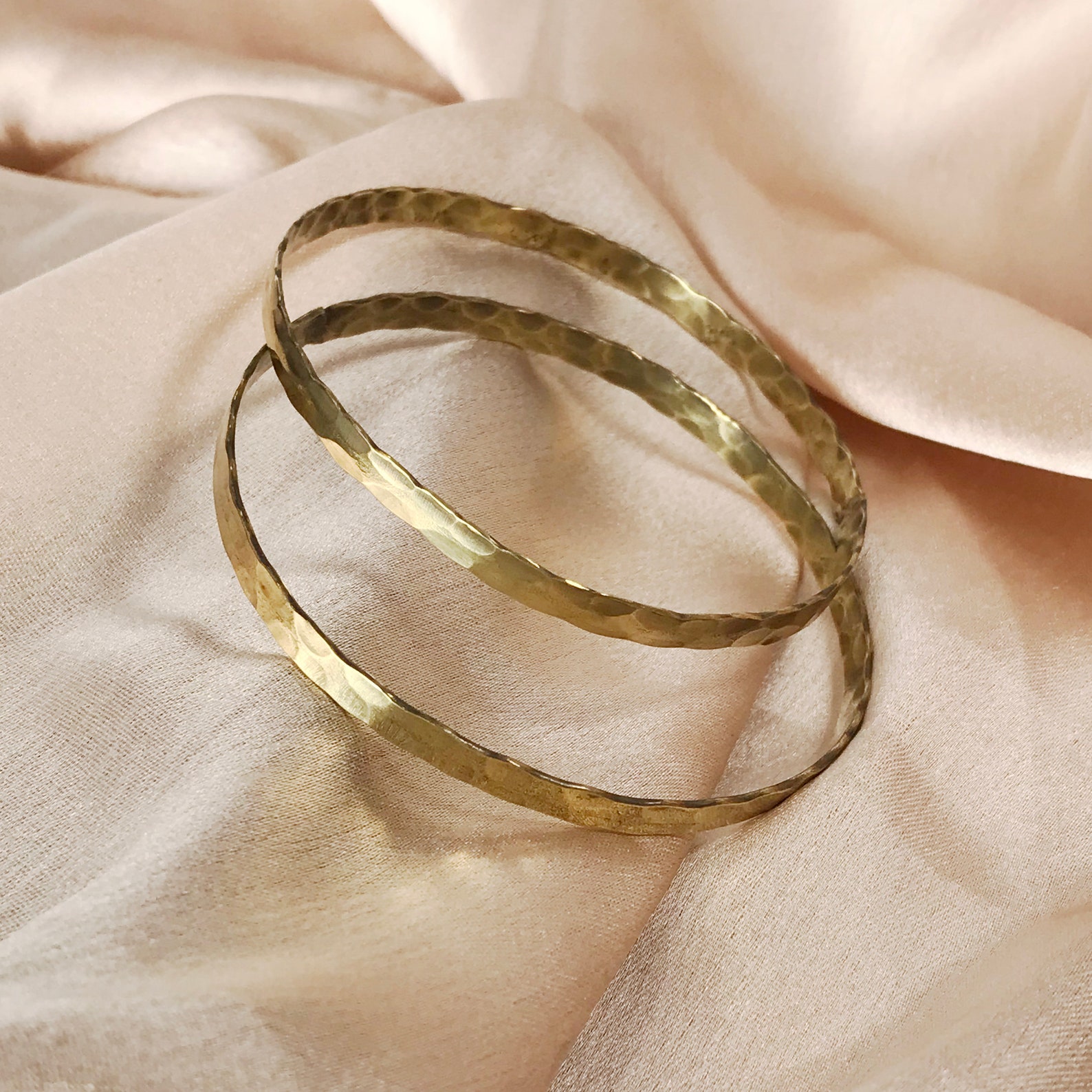 Simple Hand Bangle Hammered Brass Jewelry 18K Gold Plated Waterproof ...