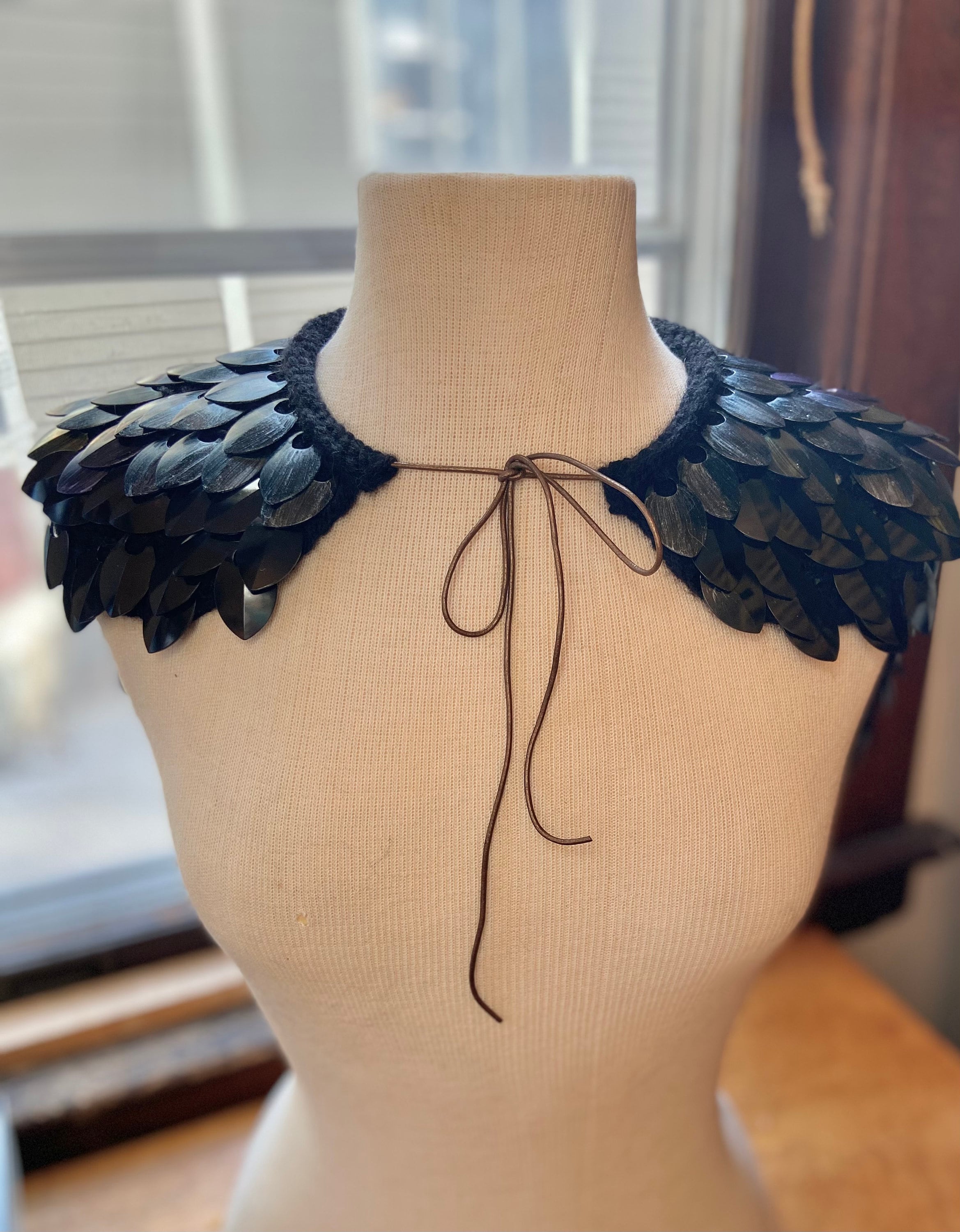 Black Dragon Scale Raven Scalemail Shoulder Armor Collar See Item ...