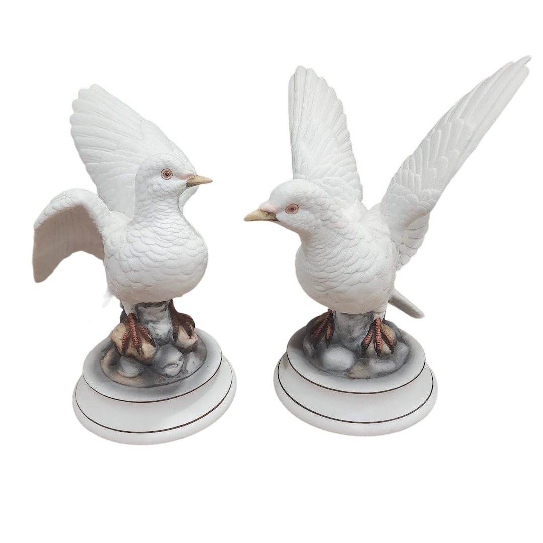 White Dove Figurines Andrea by Sadek Japan A Pair of Collectable Bisque ...