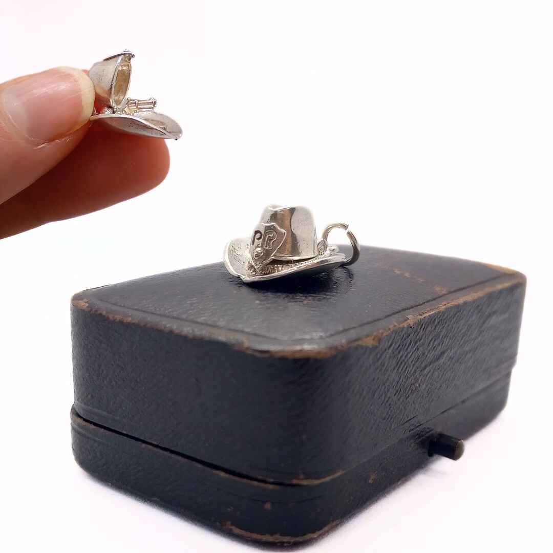 RARE Vintage Silver Cowboy Hat With Miniature Gun Charm Opening Cowboy ...