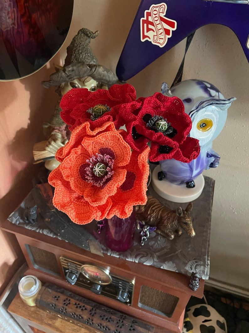 Customizable XXL Crocheted Poppy Flower: Handmade Remembrance Gift - Etsy