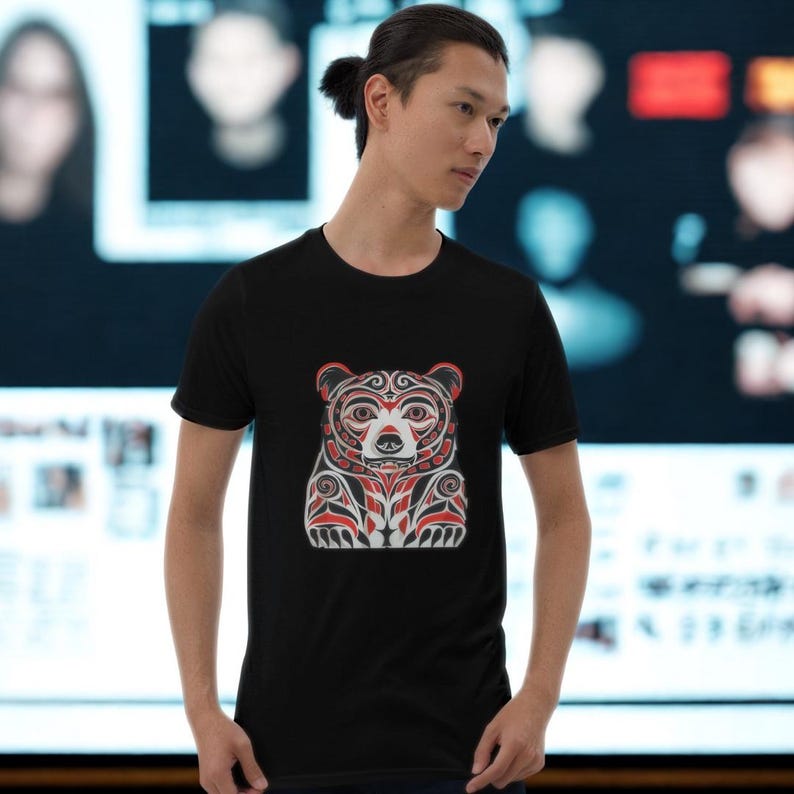 Haida Tlingit Art Unisex T-shirt - Bear Totem Pole & Pacific Northwest ...