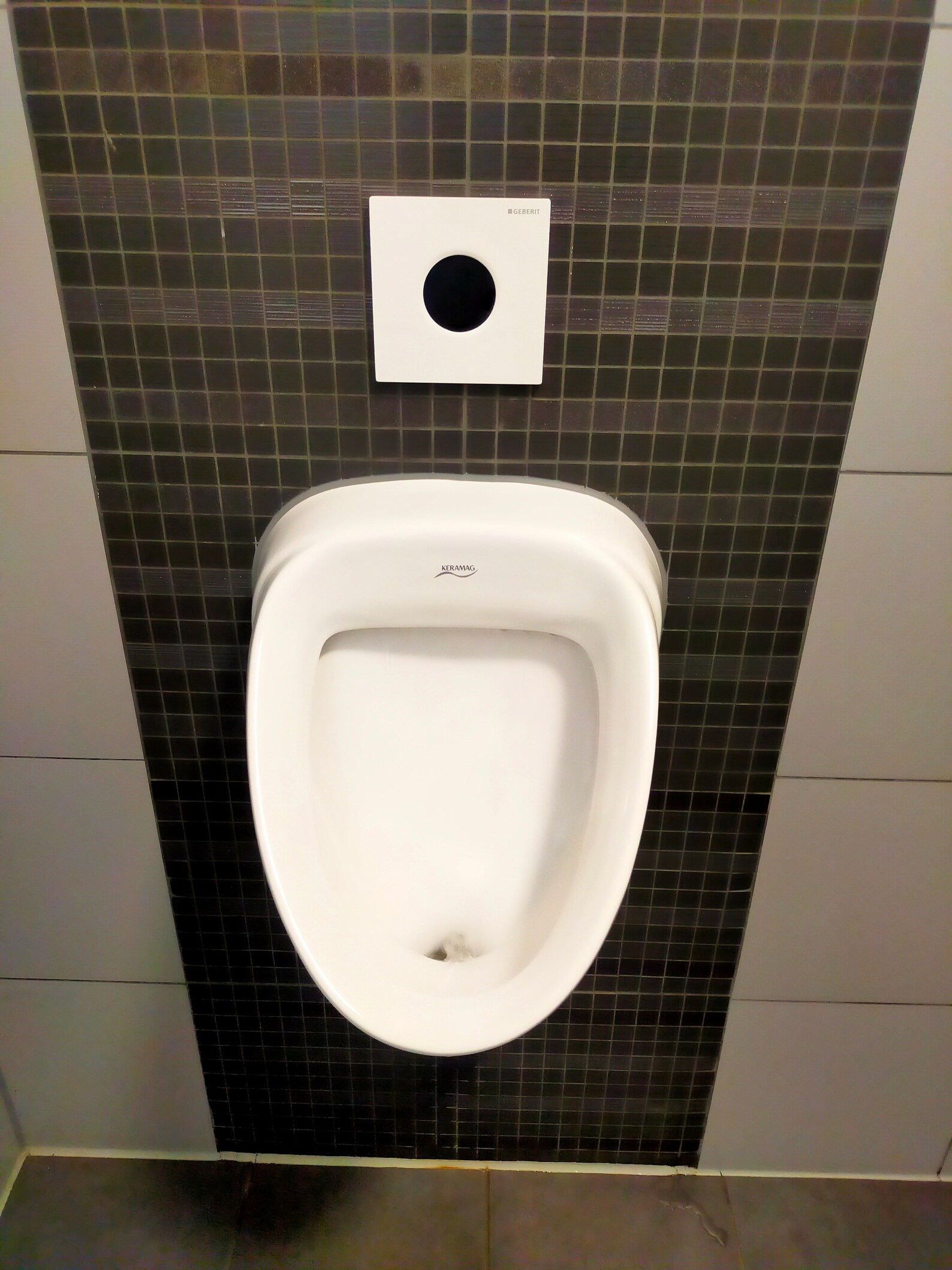 Geberit Urinal Control With Electronic Flush Actuation, Battery ...
