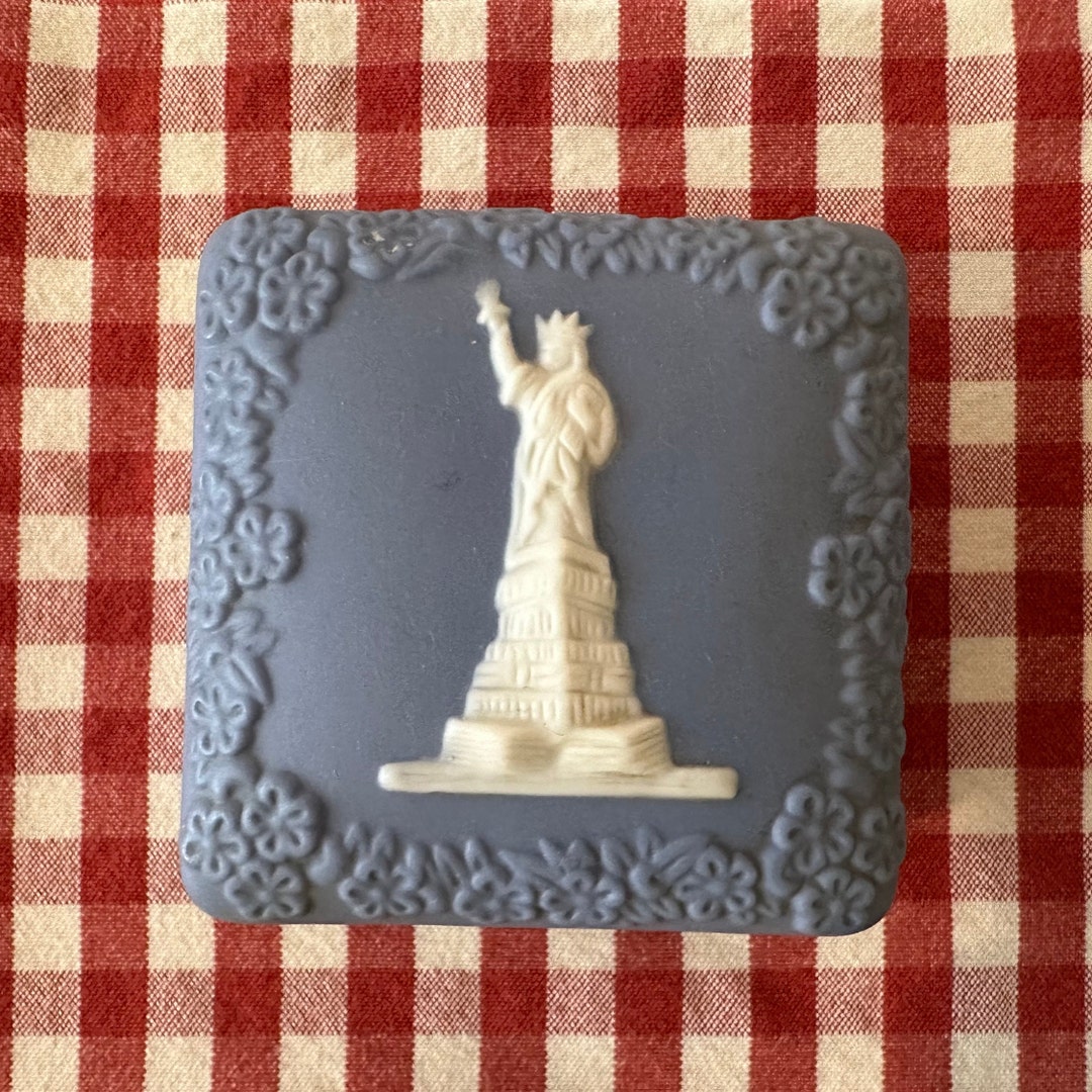 Statue of Liberty Vintage Jasperware Trinket Box, New York Porcelain ...