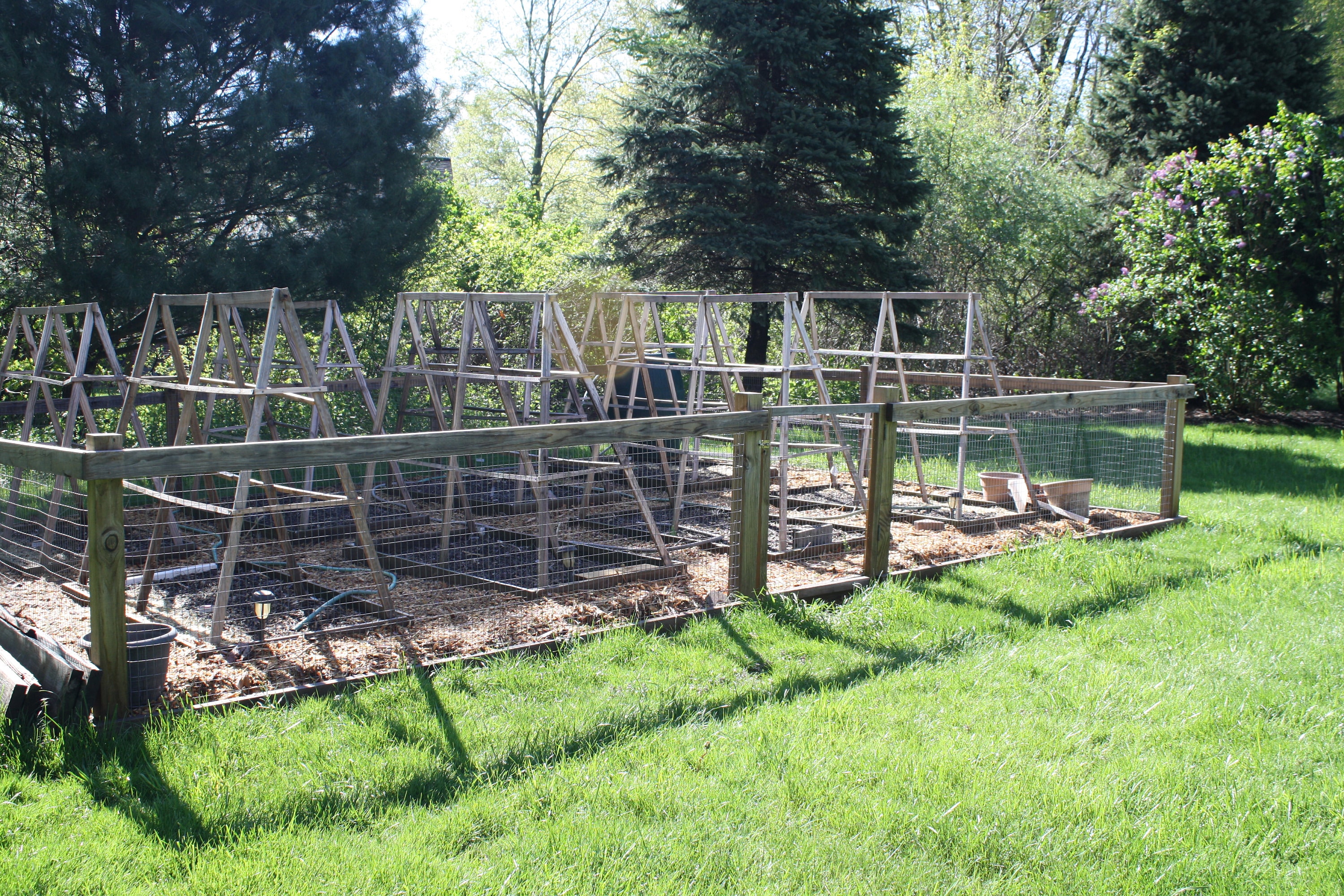 Garden Fence Plans - Easy to Build, Functional and Inexpensive Garden ...