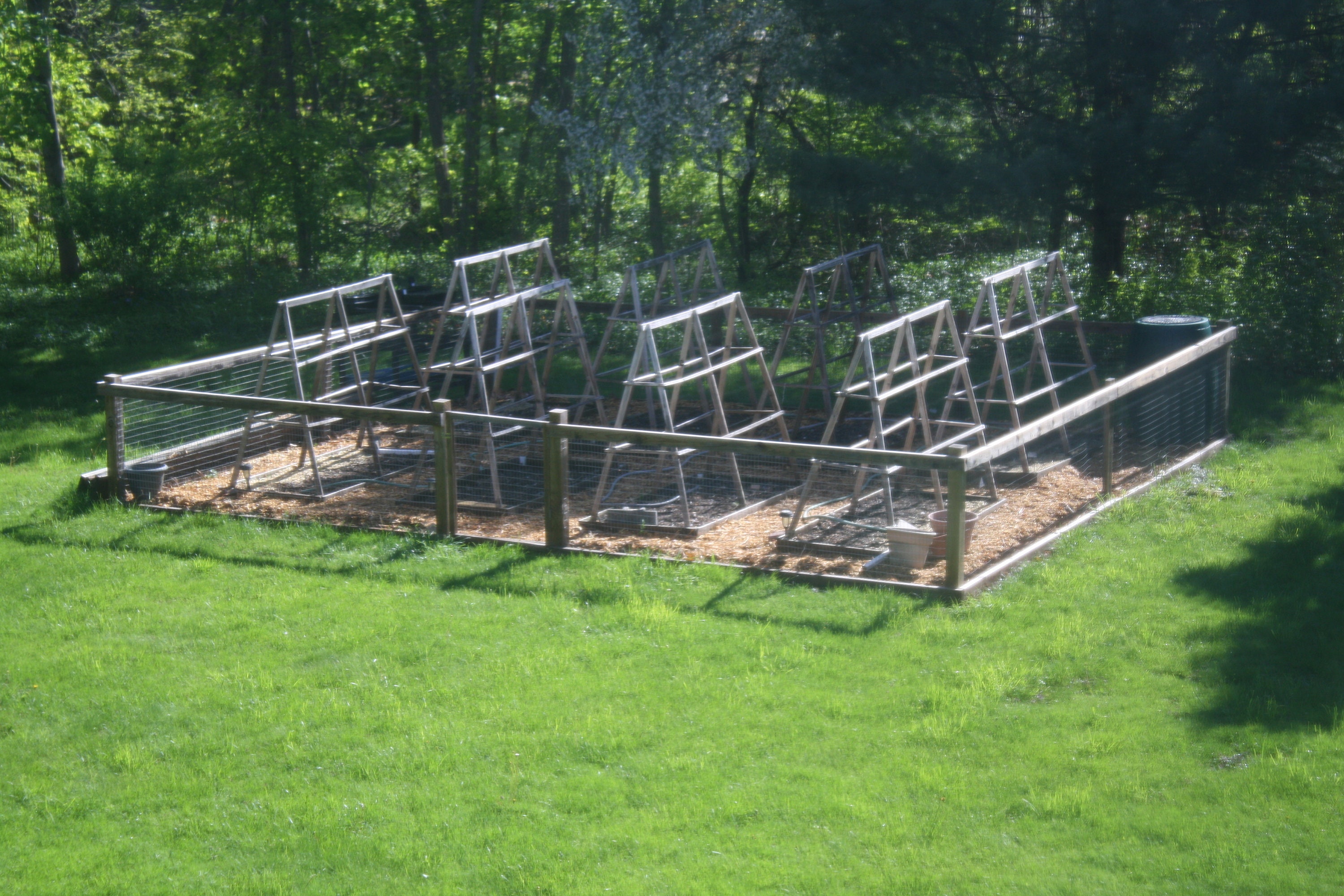 Garden Fence Plans - Easy to Build, Functional and Inexpensive Garden ...