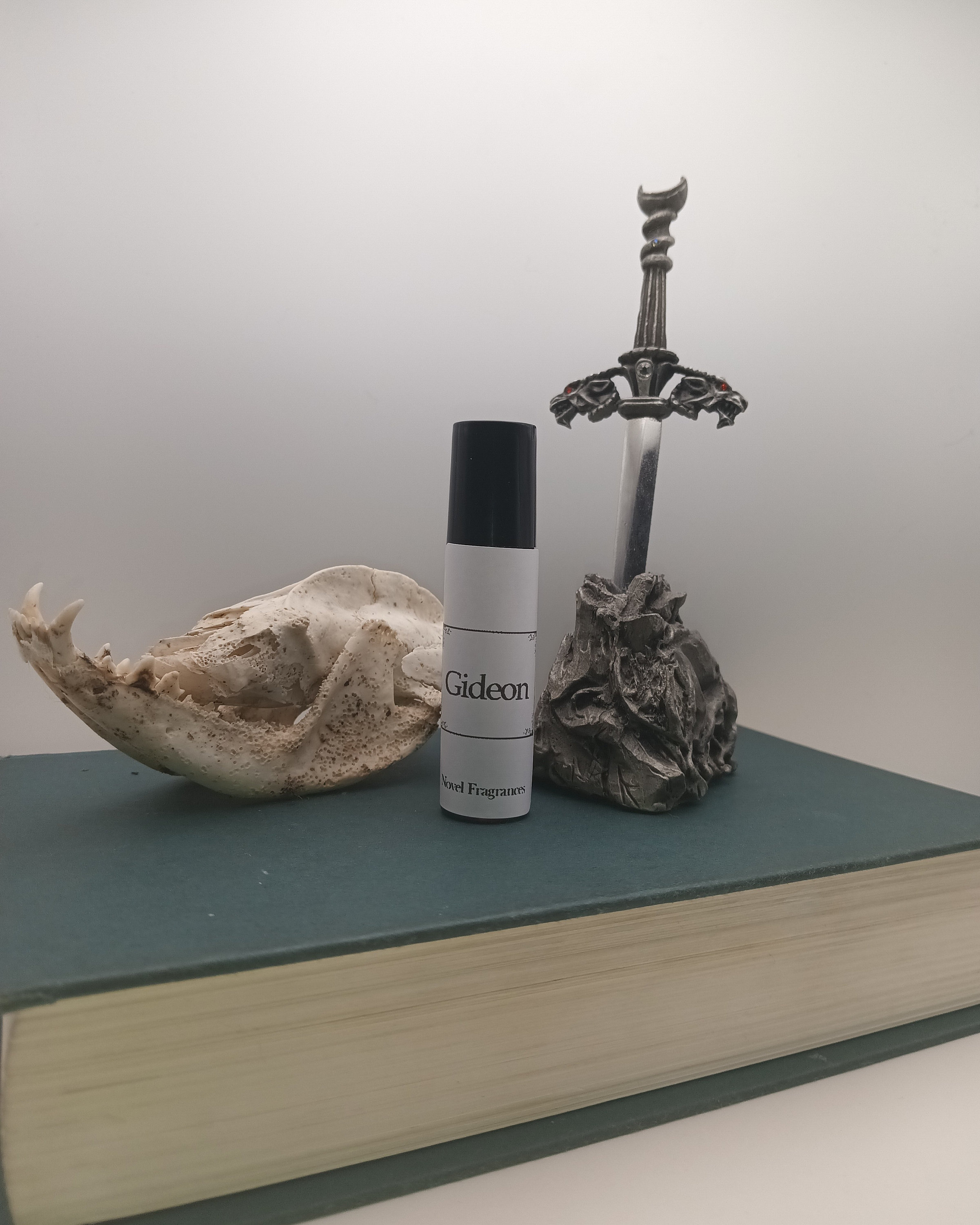 Gideon Nav the Locked Tomb Inspired Personal Fragrance Oil - Etsy