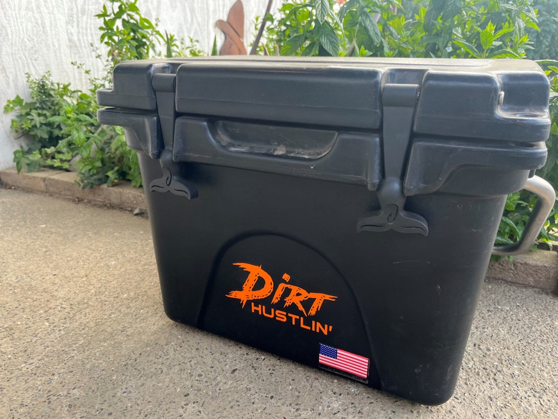Dirt Hustlin' Logo Decal - Etsy