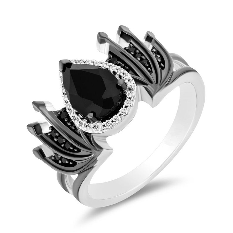 Enchanted Disney Villains Pear-shaped Black Onyx Engagement Ring ...
