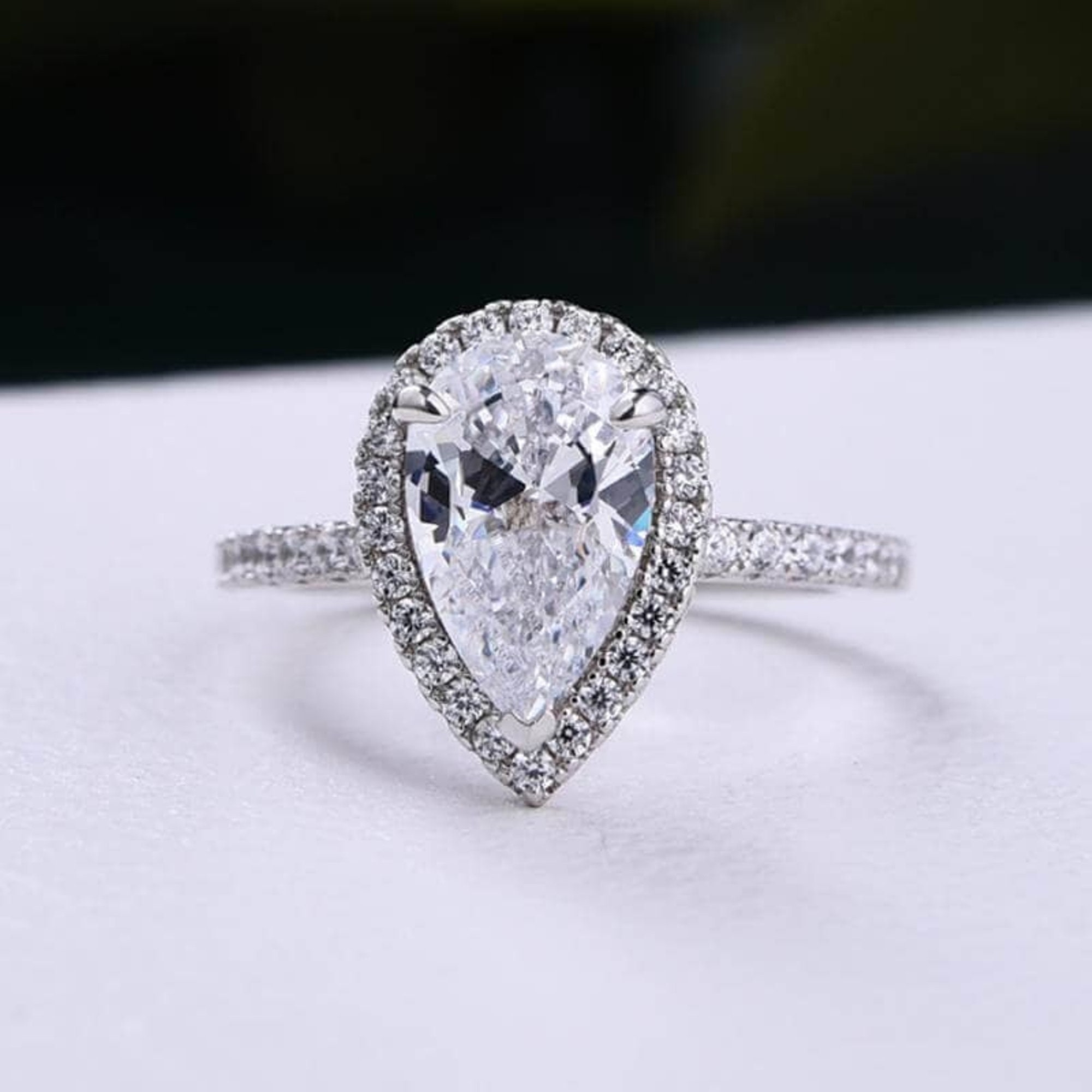 Beautiful Pear-shaped Diamond Ring Exquisite Design Ring Perfect ...