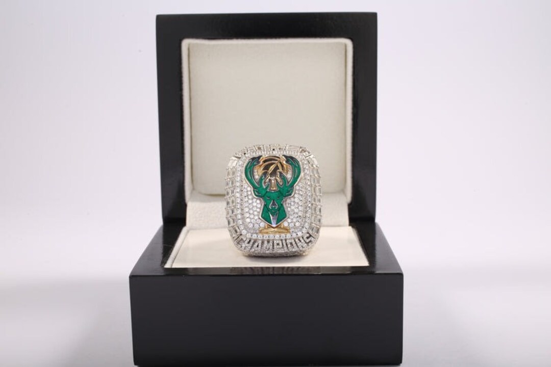 2021 Milwaukee Bucks Championship Ring Ultra Premium Series, Men's ...