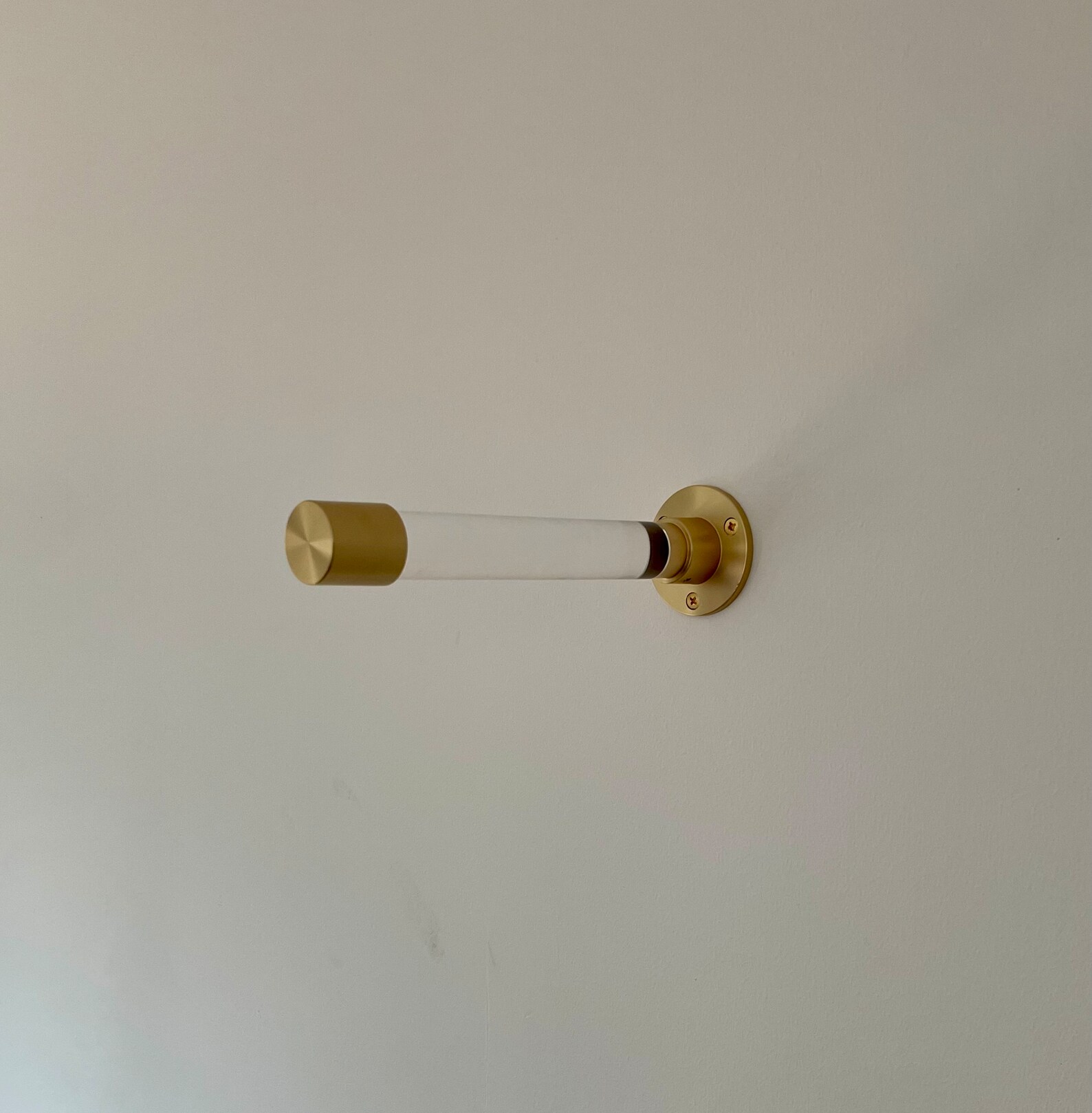 Modern Round Acrylic Projected Wall Hook - Single Organizer - Wall Hook ...