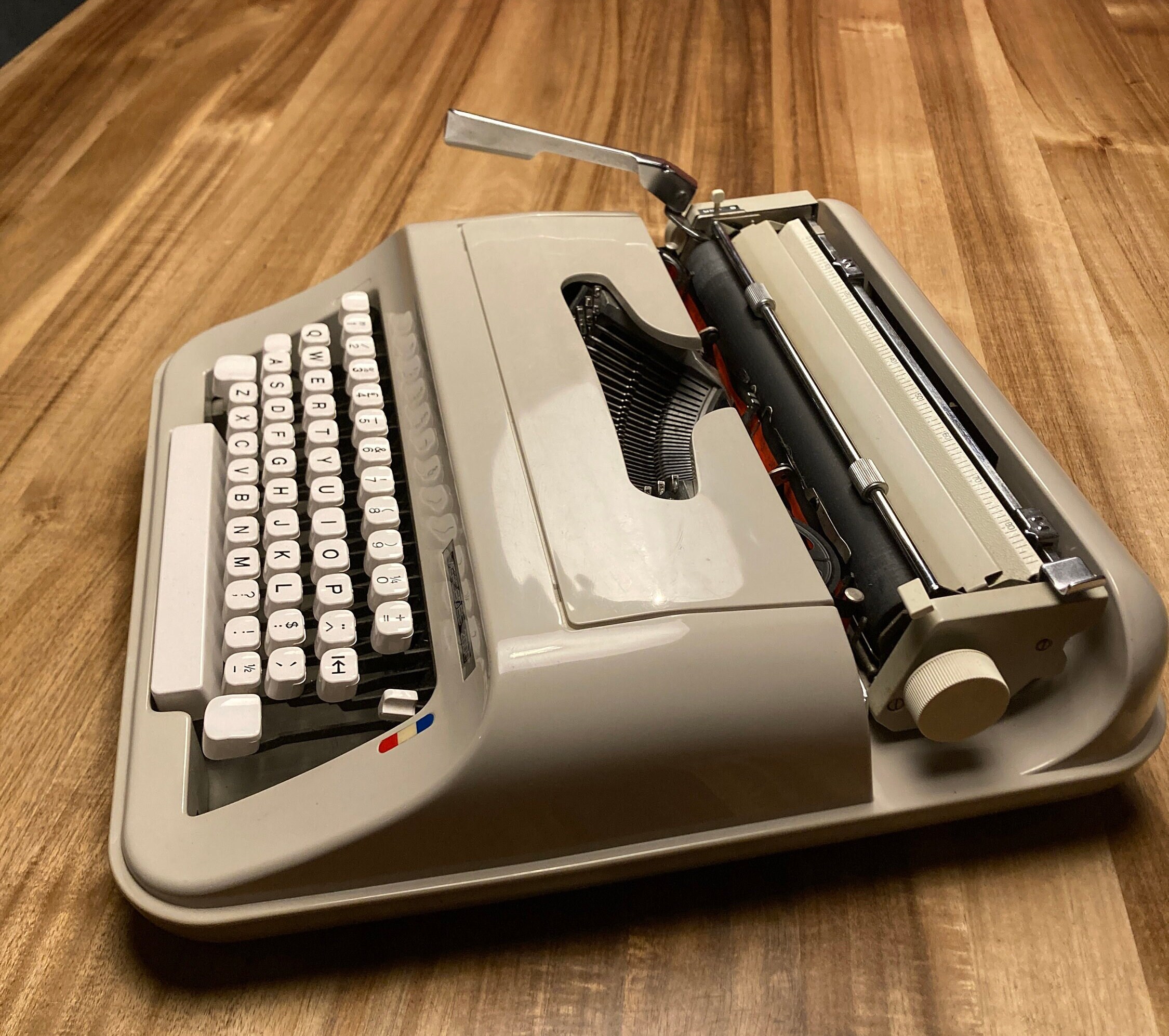 Mercedes 2000 Typewriter – Cream QWERTY – Made by Olivetti in Spain ...