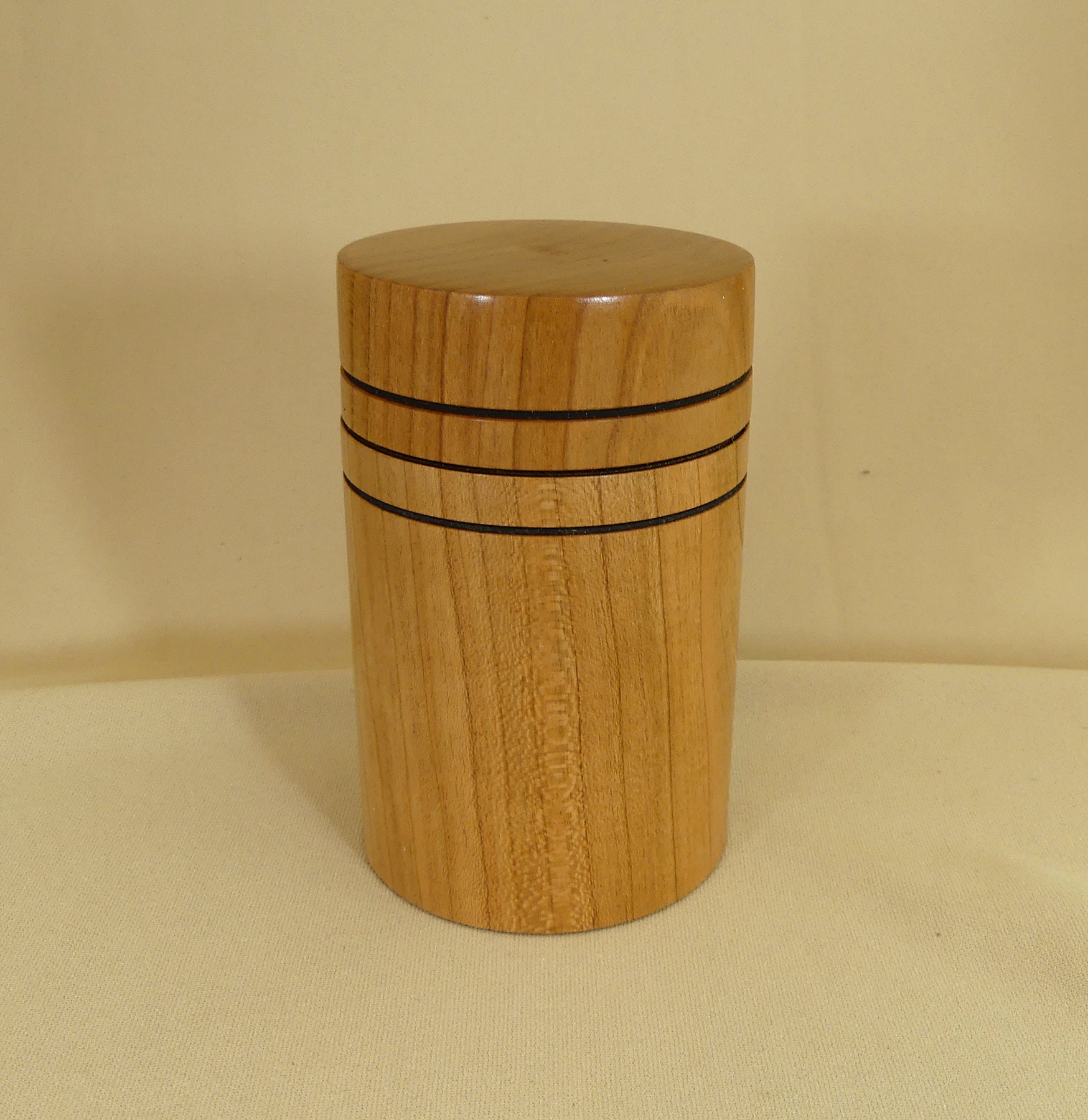 Maple Wood Box With a Threaded Lid - Etsy