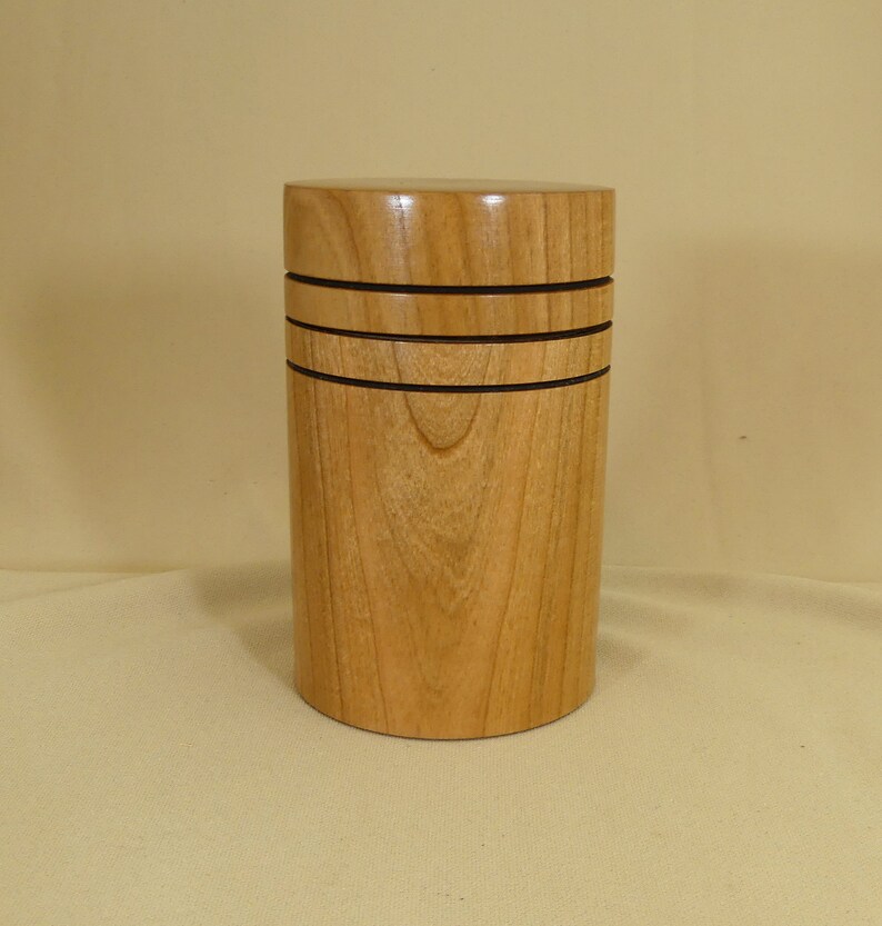 Maple Wood Box With a Threaded Lid - Etsy
