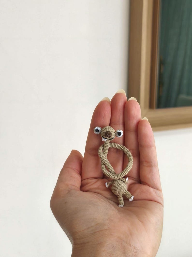 Crochet Long-necked Sid Charm – Ice Age Inspired Amigurumi Sid (13 Cm ...