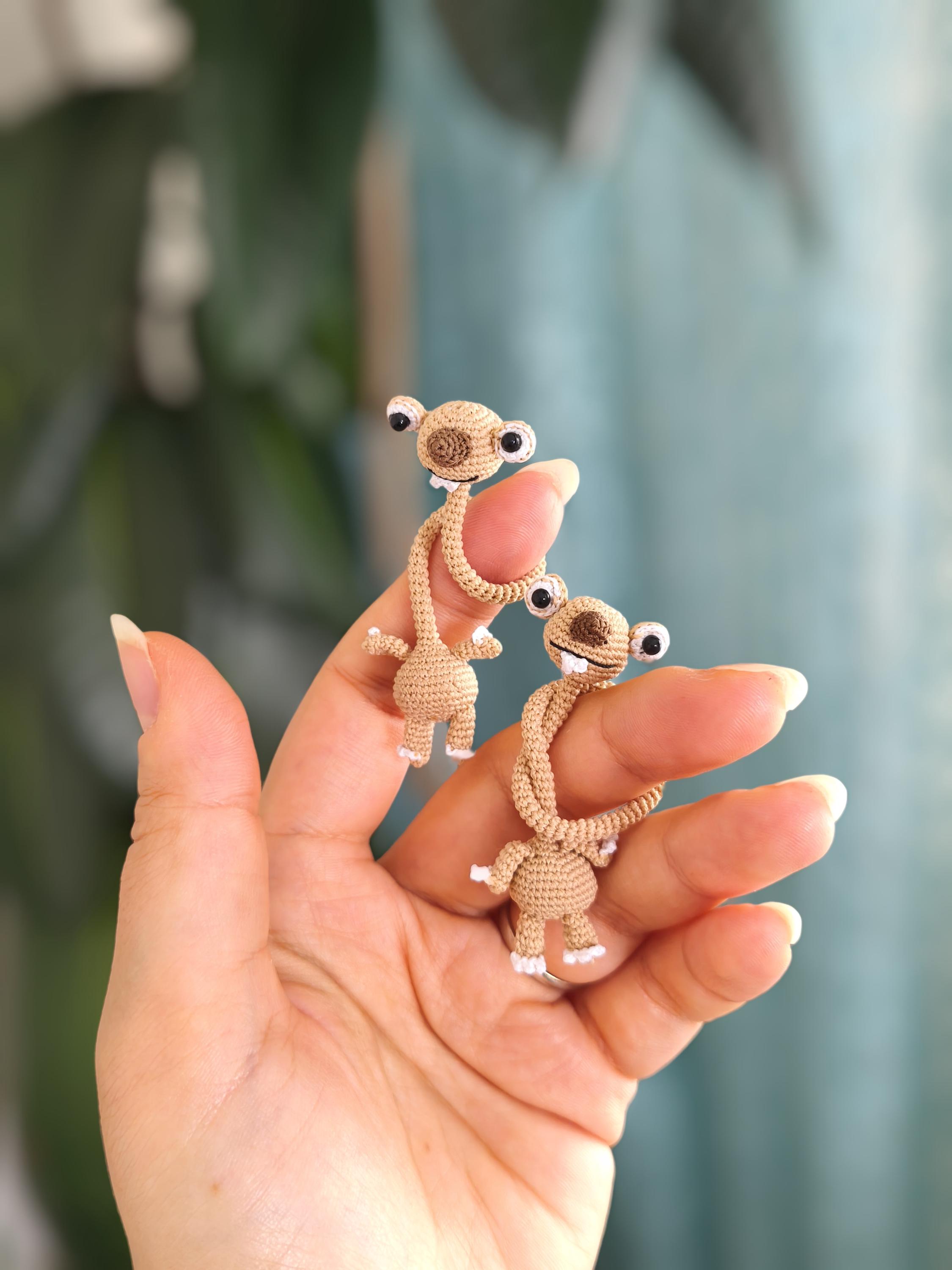 Crochet Long-necked Sid Charm – Ice Age Inspired Amigurumi Sid (13 Cm ...