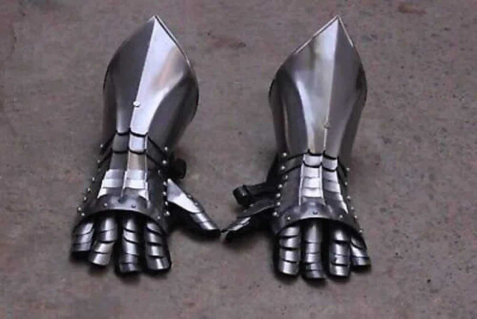 Handmade 18 Gauge Steel Medieval Knight Style Warrior Gothic Pair Set ...