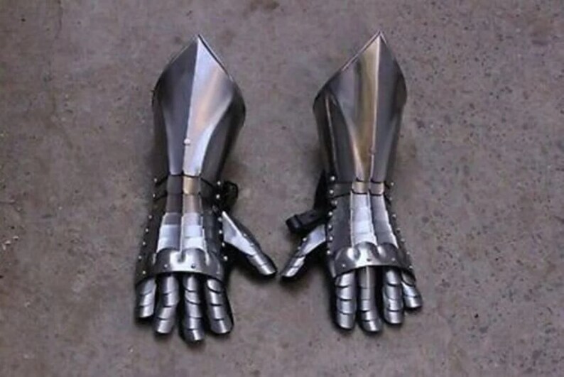 Handmade 18 Gauge Steel Medieval Knight Style Warrior Gothic Pair Set ...