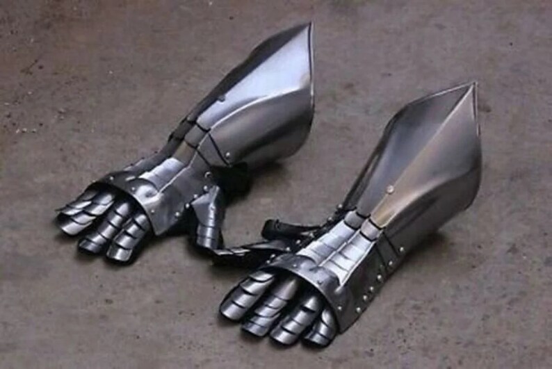 Handmade 18 Gauge Steel Medieval Knight Style Warrior Gothic Pair Set ...