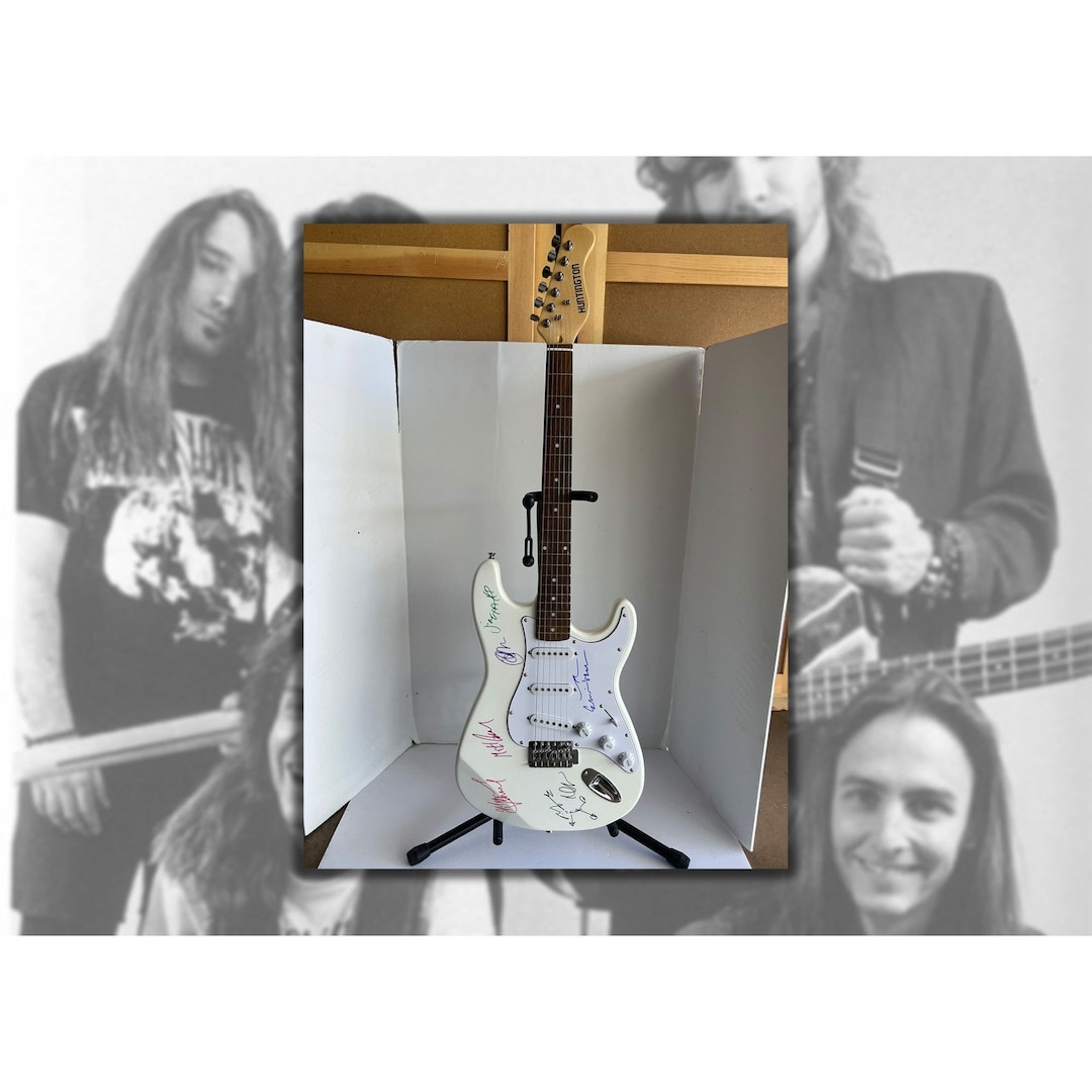 Pearl Jam Eddie Vedder, Jeff Ament, Stone Gossard, Matt Cameron and ...