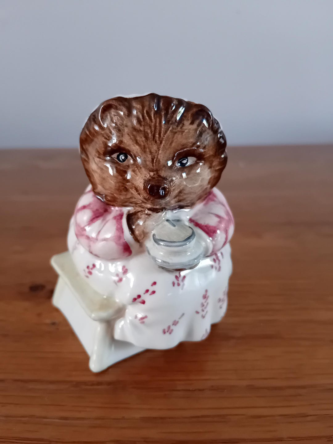 Beatrix Potter's Beswick - "mrs Tiggywinkle Takes Tea" Vintage Beswick ...
