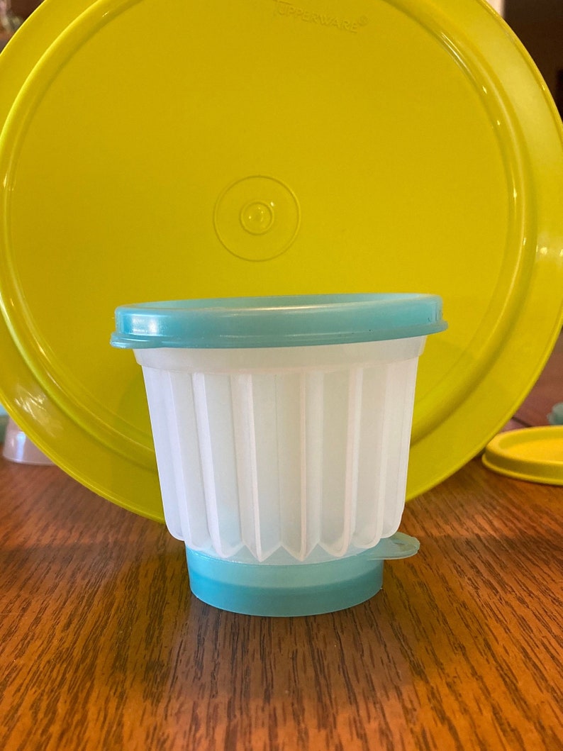 Tupperware Tri-jeld Mold, 2 Sets, 2 Molds & 8 Serving Cups, Teal and ...