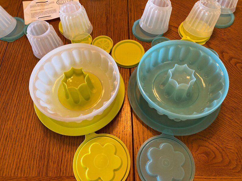 Tupperware Tri-jeld Mold, 2 Sets, 2 Molds & 8 Serving Cups, Teal and ...