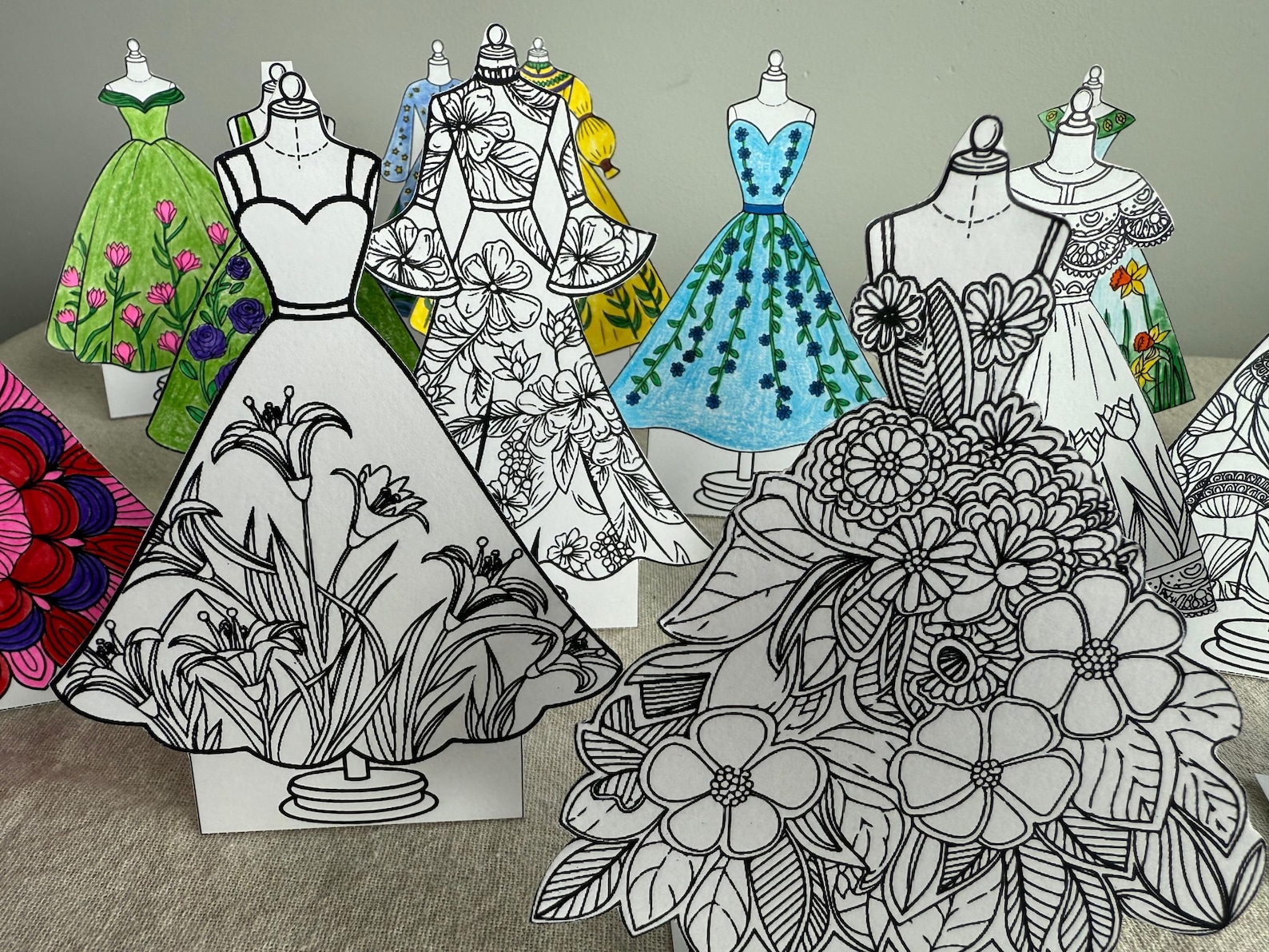 Fashion Dresses Coloring Set, DIY Paper Craft Kit, Girls Pretend Play ...