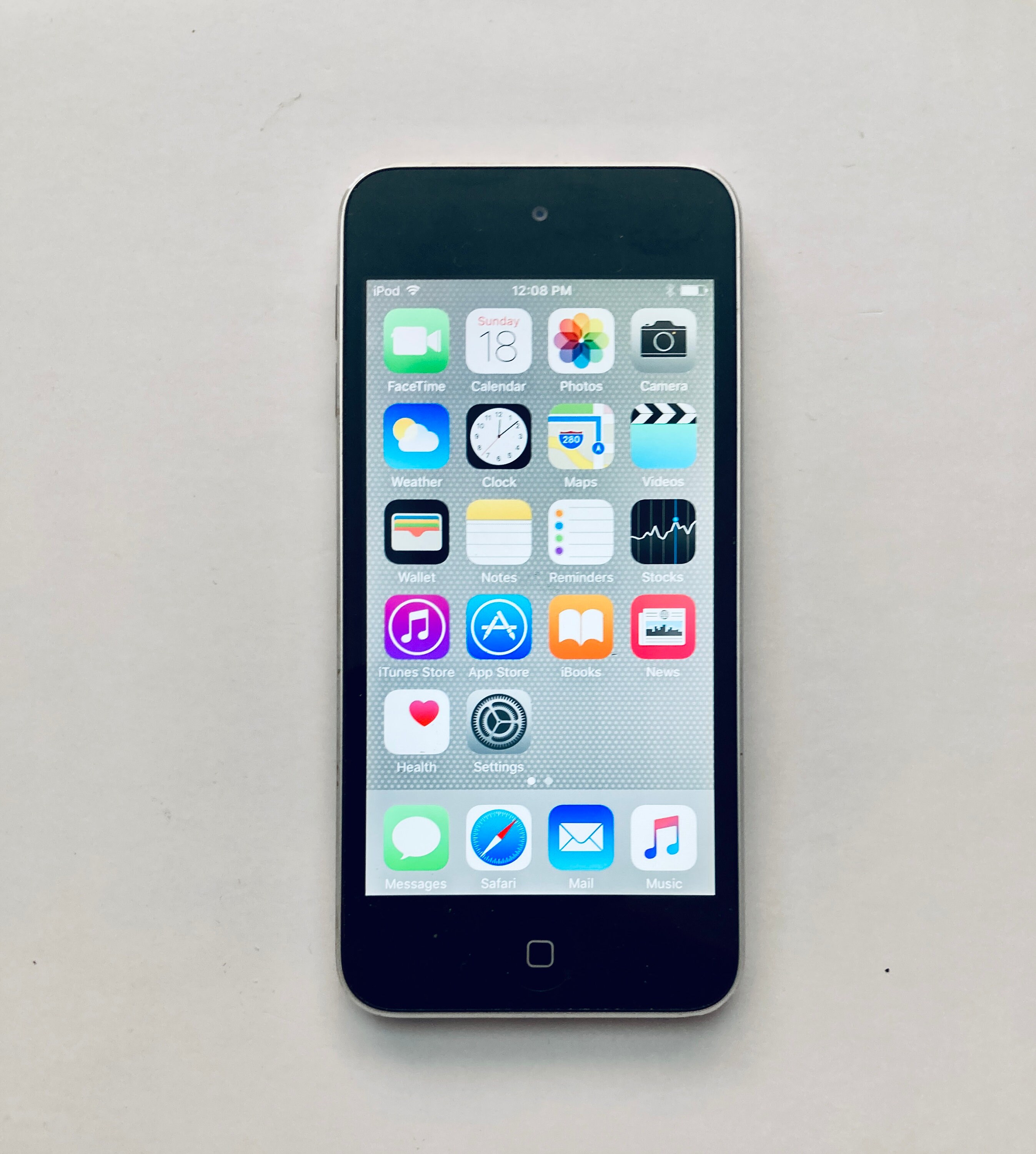 Ipod 5 Silver And Black