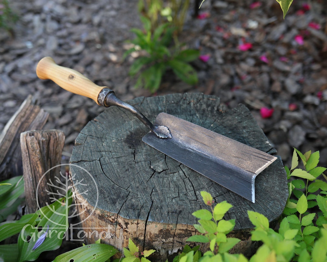 Forged Trowel With Sharp Prongs | Garden Tools | Garden Crafts ...