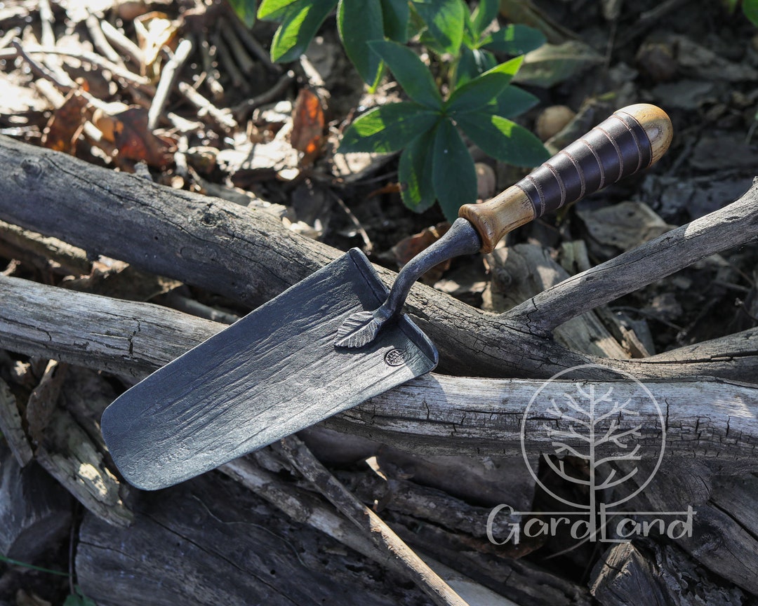 Flat Garden Hand Trowel With Sides | Hand Forged Steel Garden Trowel ...