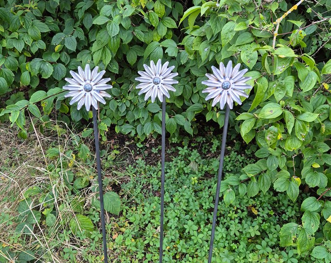 Rose Flower Metal Garden Stake 20 Colours, Decorative Garden Stake ...