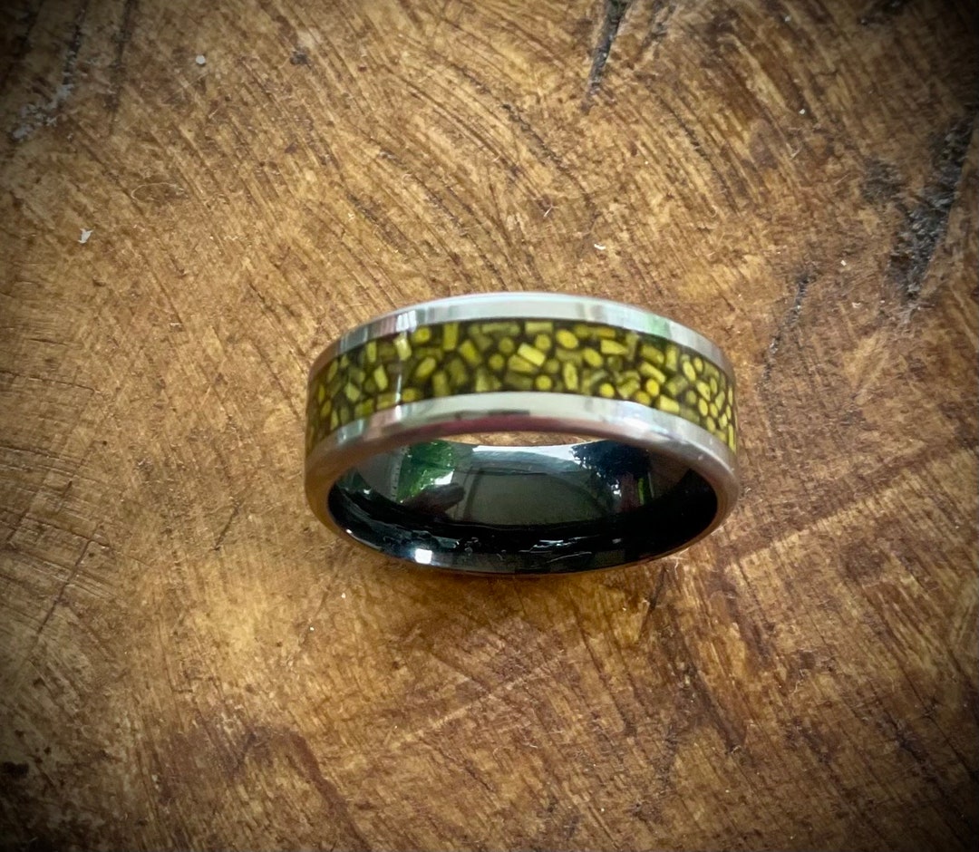 Mens Wedding Ring Featuring Rifle Gunpowder - Etsy