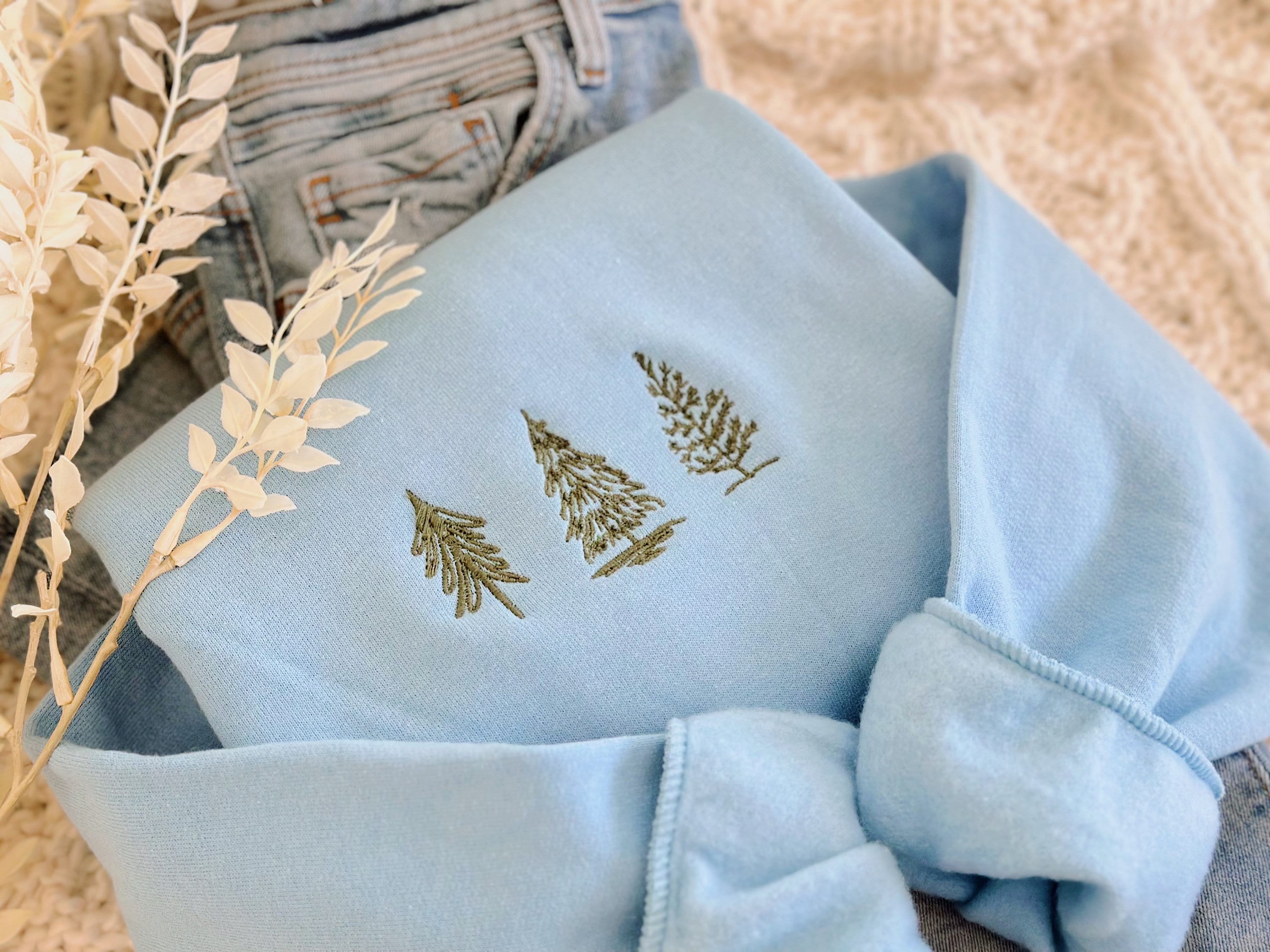 Pine Tree Embroidered Crewneck Sweatshirt, Winter Holiday Sweater ...