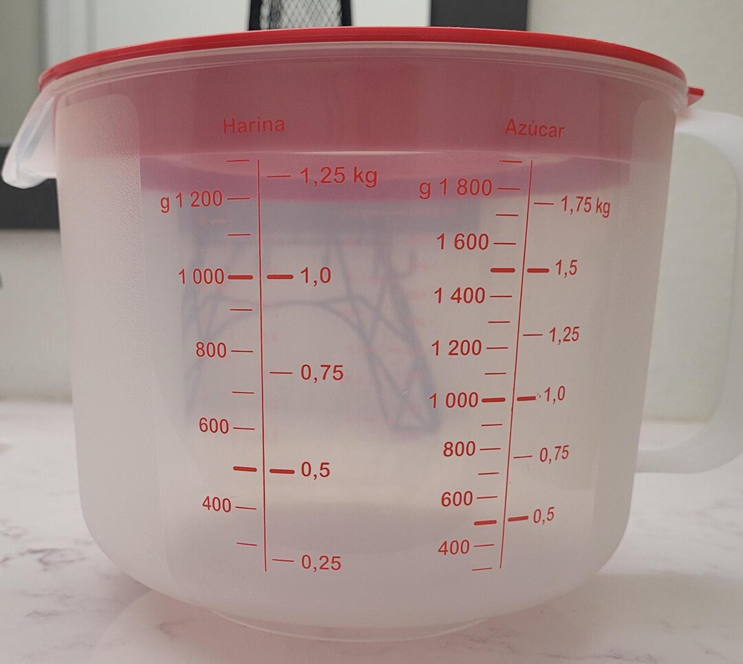 New Tupperware Red Measuring Pitcher Red 8 Cup, in Spanish, Extra-large ...