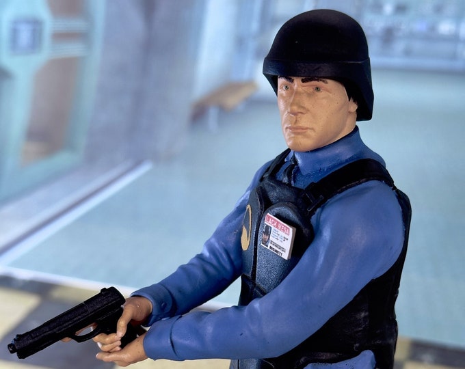 Barney Calhoun Collectible Figure With Interchangeable Heads From Half ...