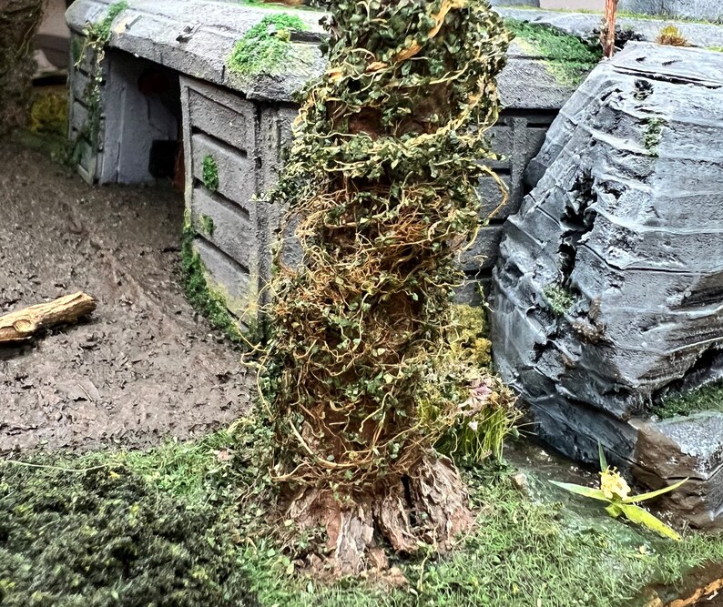 Miniature Climbing Vines for Dioramas, Tabletop, Model Railways ...