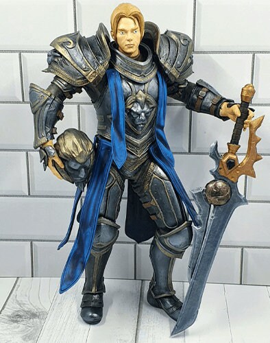 Varian Wrynn Cosplay