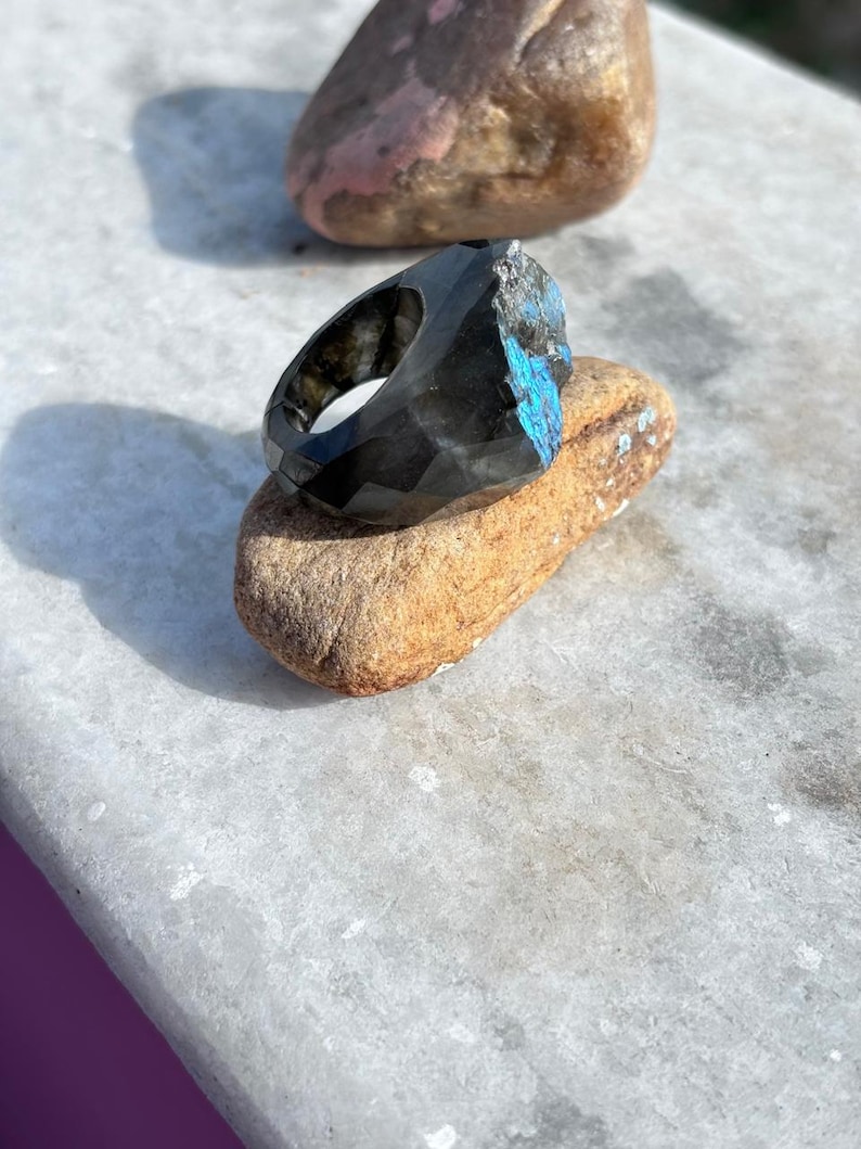 Raw Labradorite Silver Band Ring: Handmade Dainty Jewelry - Etsy