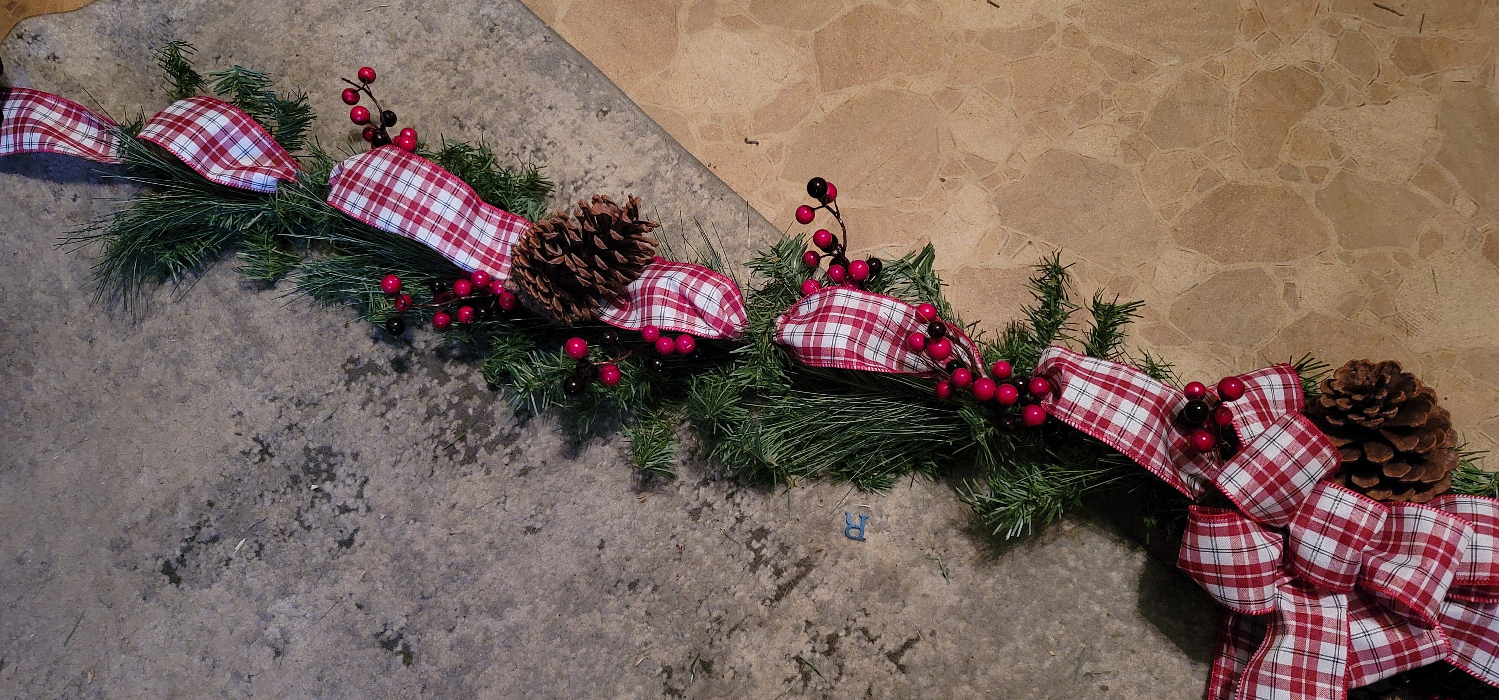 Garland Christmas Plaid, Berries and Pinecone - Etsy