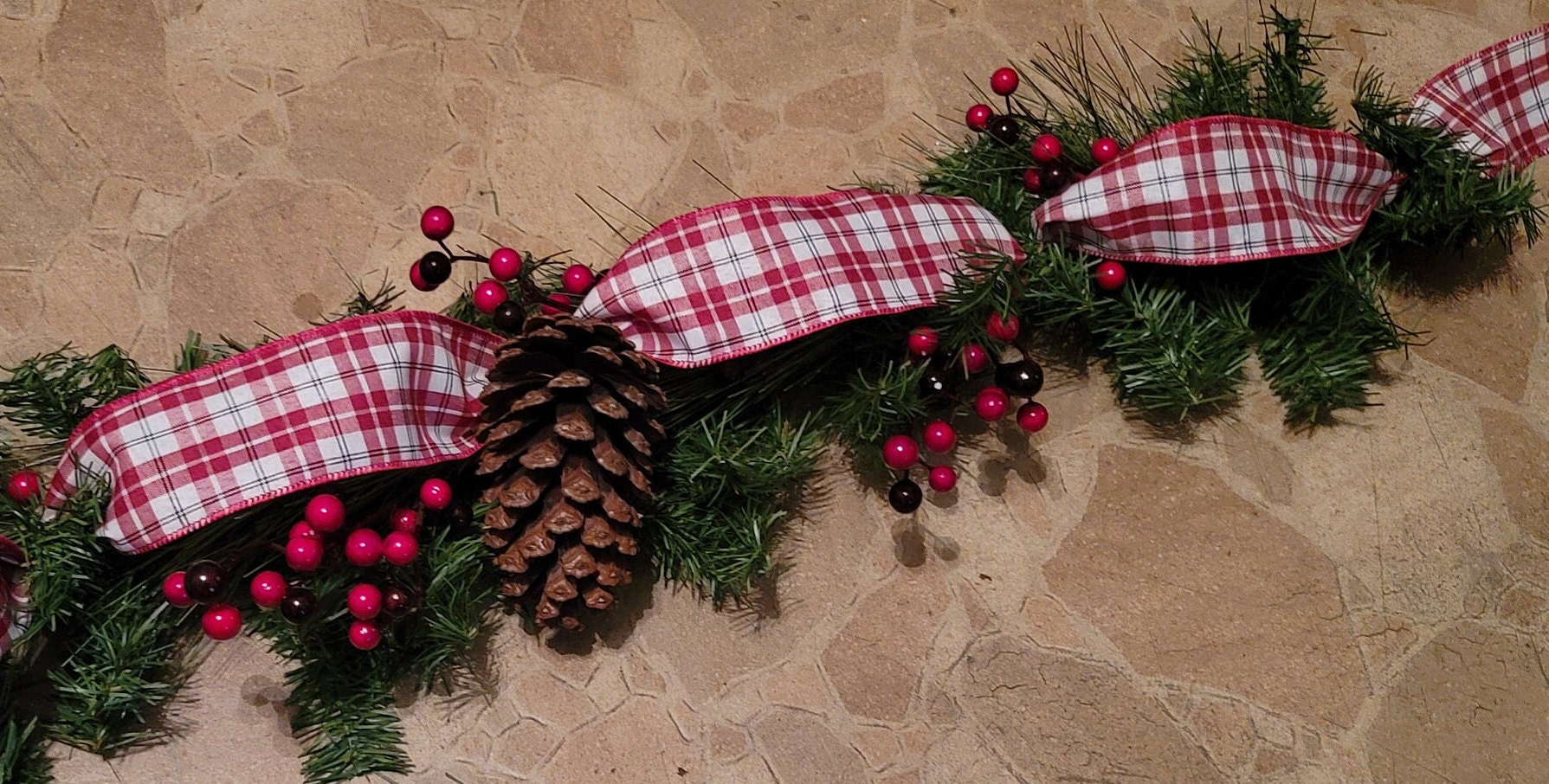 Garland Christmas Plaid, Berries and Pinecone - Etsy