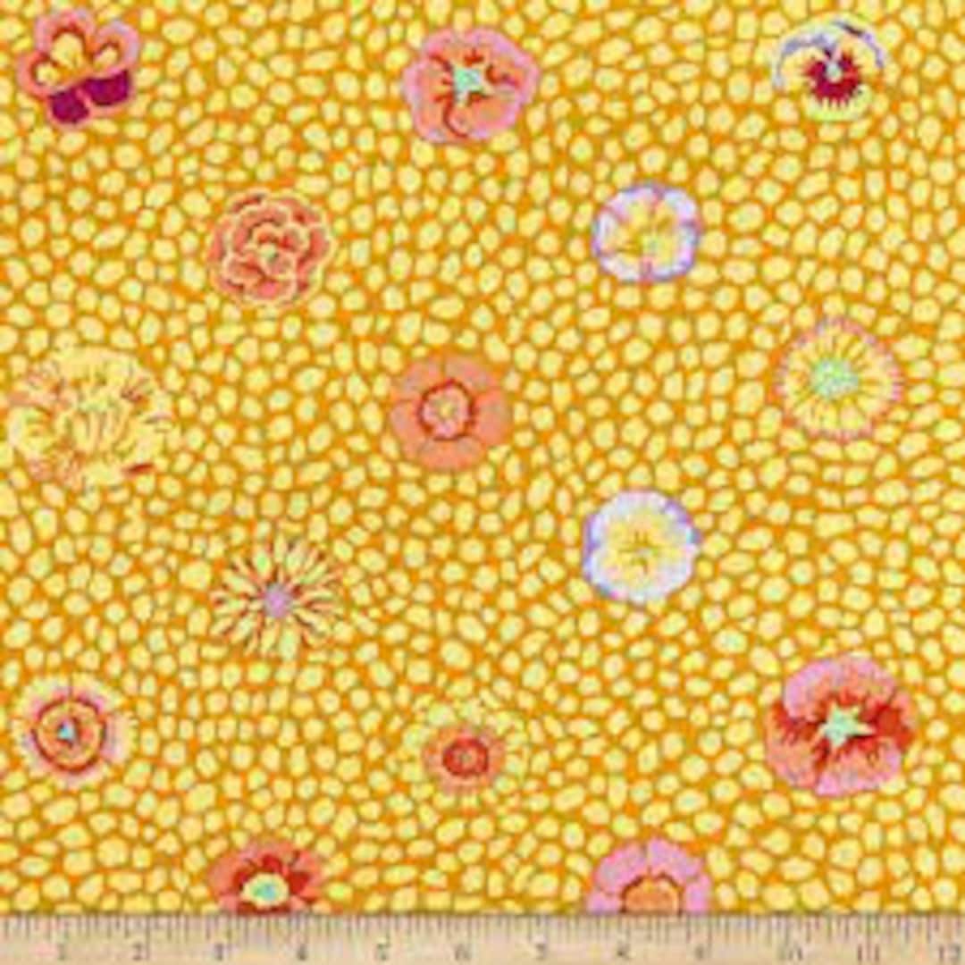 Kaffe Fassett PWGP059 Guinea Flower Gold - Etsy
