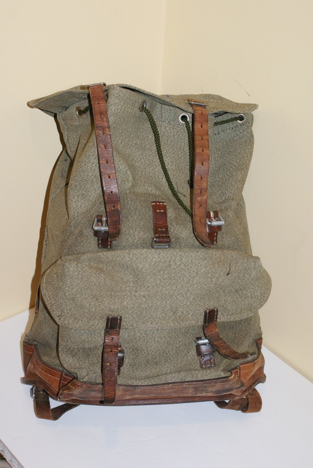 Swiss Army Surplus Backpack Vintage Salt and Pepper Excellent Condition ...