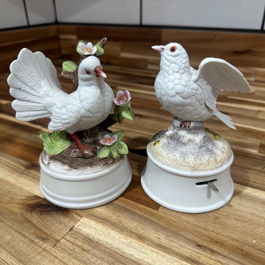 Two Vintage Porcelain Dove Figurines: 1970s Music Boxes - Gorham - READ ...