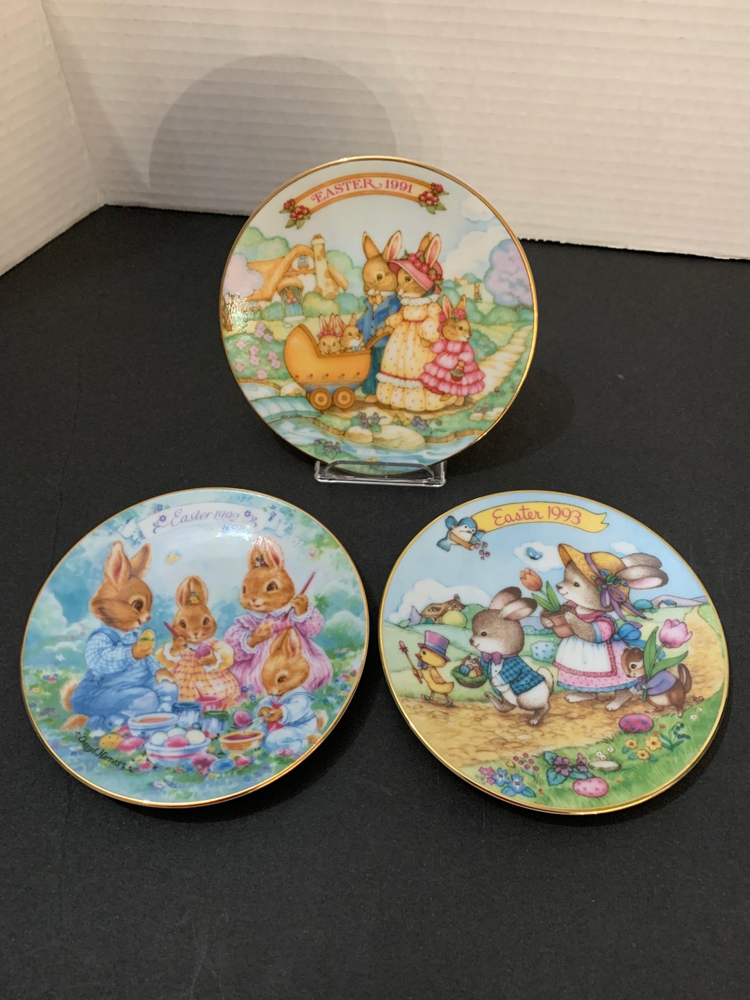 Three Vtg Avon Bunny Easter Mini-plates - Collectible - so Sweet! - Etsy