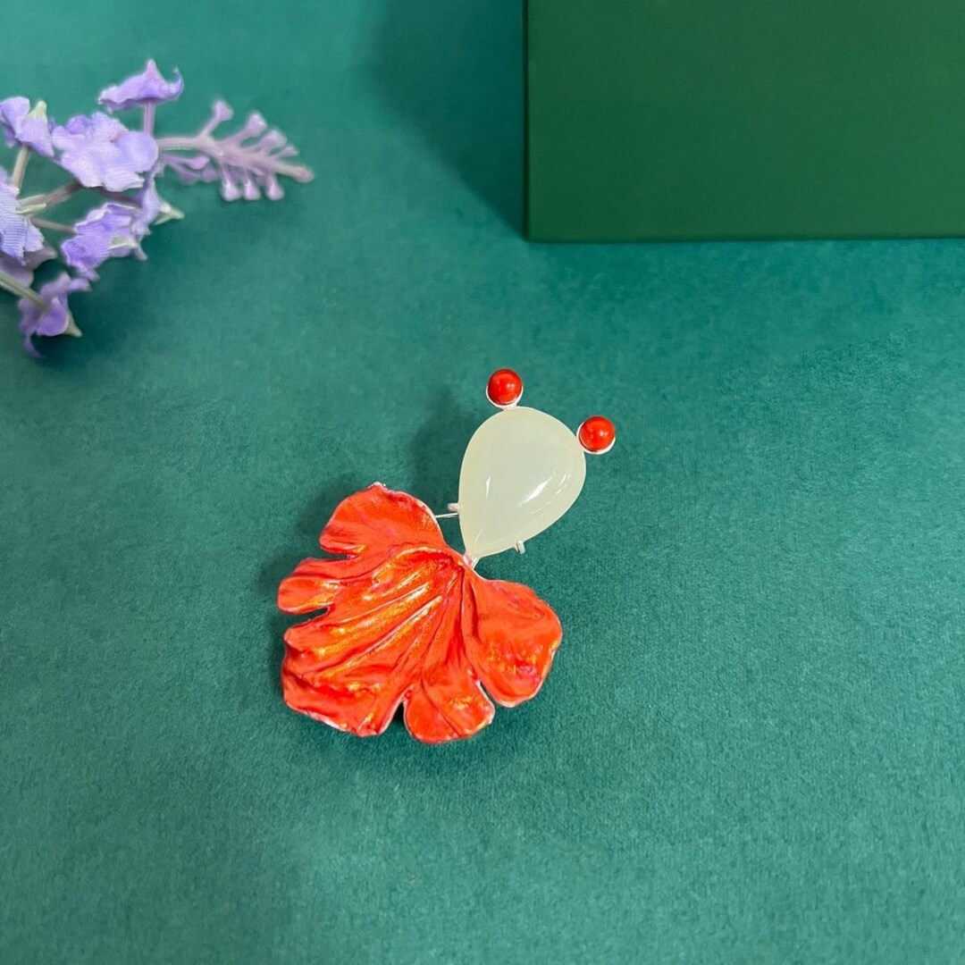 Natural Jade Goldfish With Red Coral Brooch Pin\handcrafted Green Jade ...