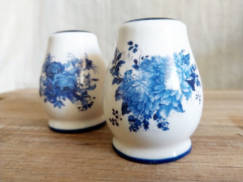 Vintage Pair of Salt & Pepper Shakers 'florence' Blue White Floral ...