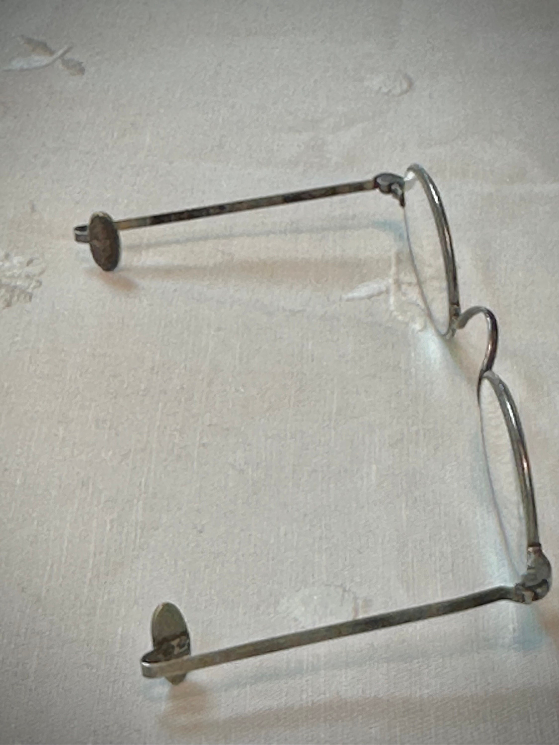 Antique Wire Rim Round Reading Eyeglasses Saddle Bridge Nose With Case ...