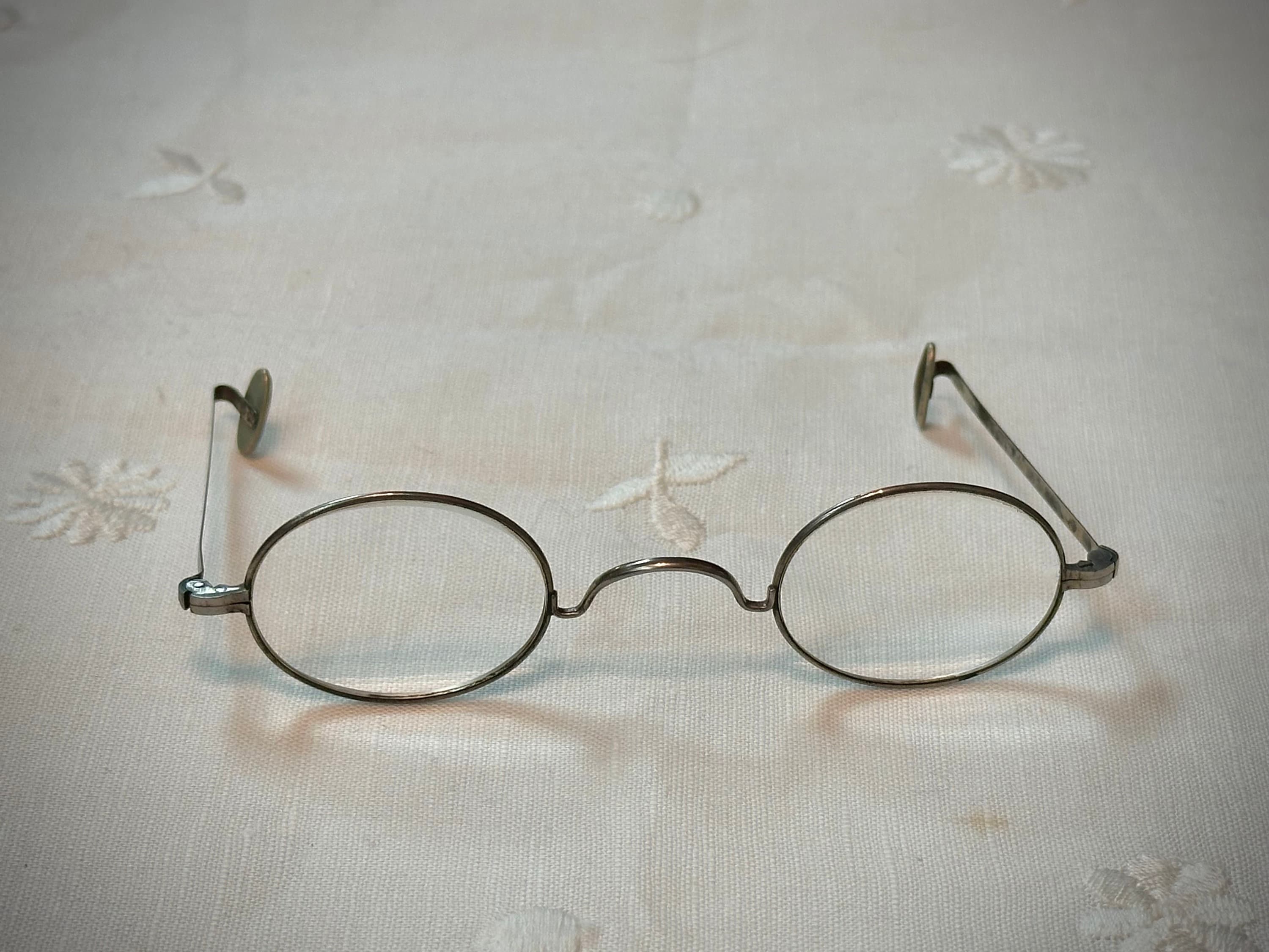 Antique Wire Rim Round Reading Eyeglasses Saddle Bridge Nose With Case ...